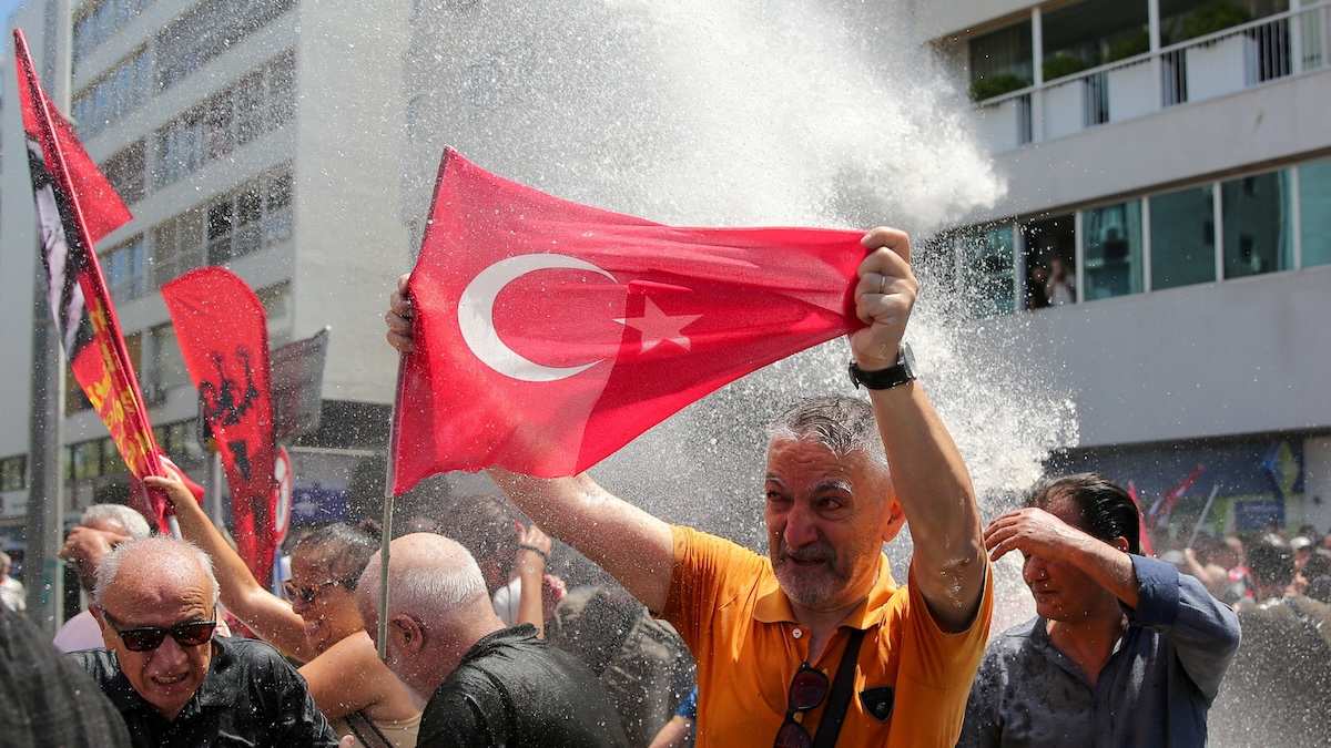Turkey’s democratic crisis deepens, US hits Iranian missile launchers ...