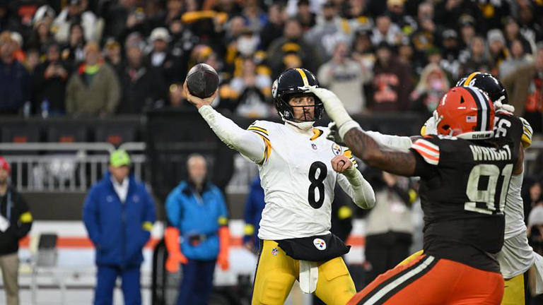 Aaron Rodgers could be sending secret message to Steelers