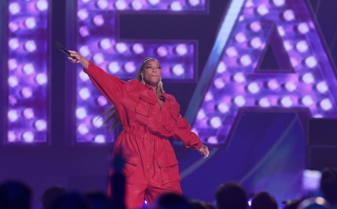 Queen Latifah luce espectacular en los AMAs 2026: mira todos sus looks ...