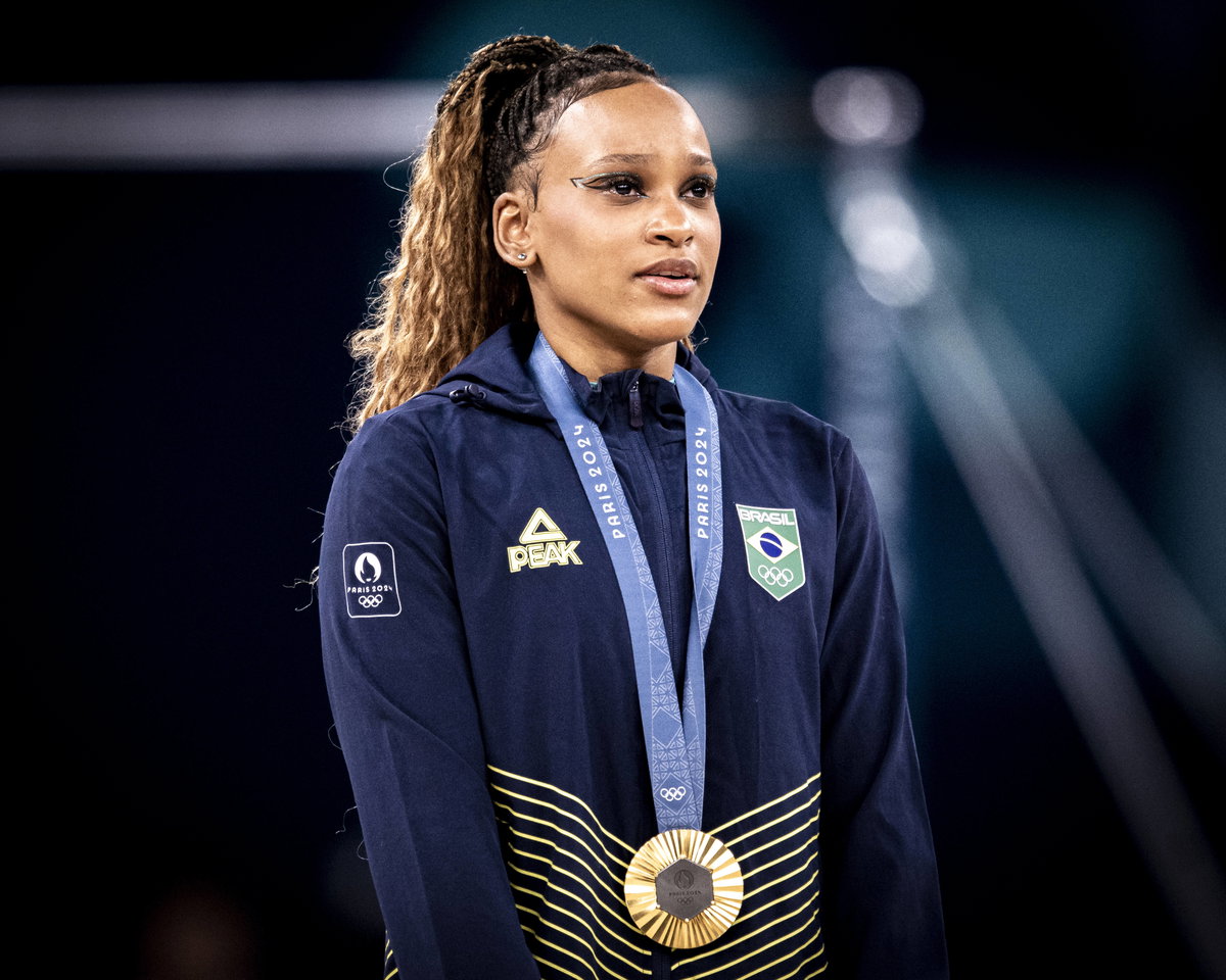 Why Simone Biles and Jordan Chiles bowed to Rebeca Andrade at Paris ...