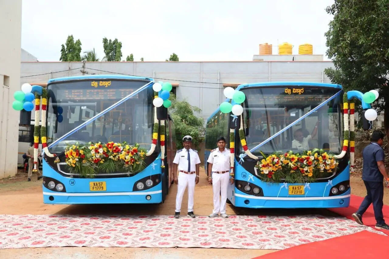 Travelling cool: Suburban AC buses draw 1.5 lakh passengers, earn Rs 1. ...