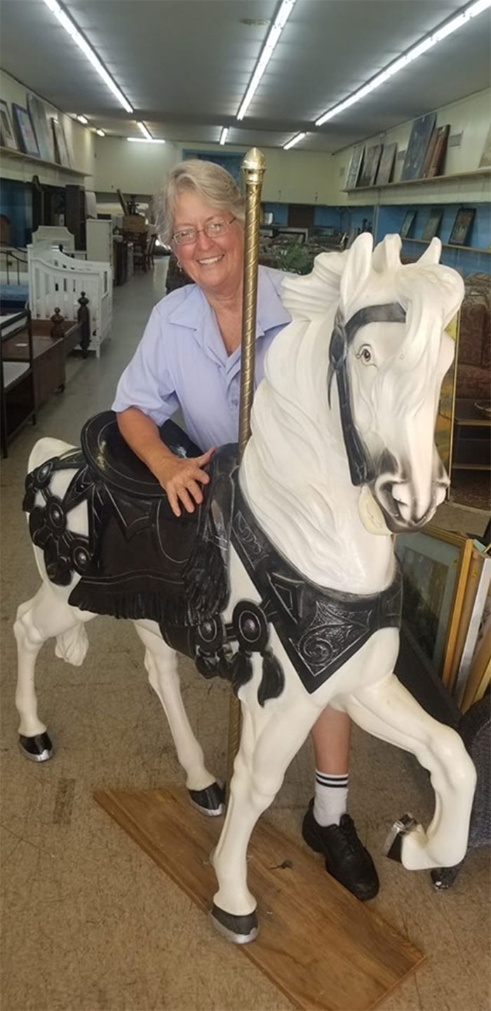 32 times people couldn’t believe their luck in thrift stores