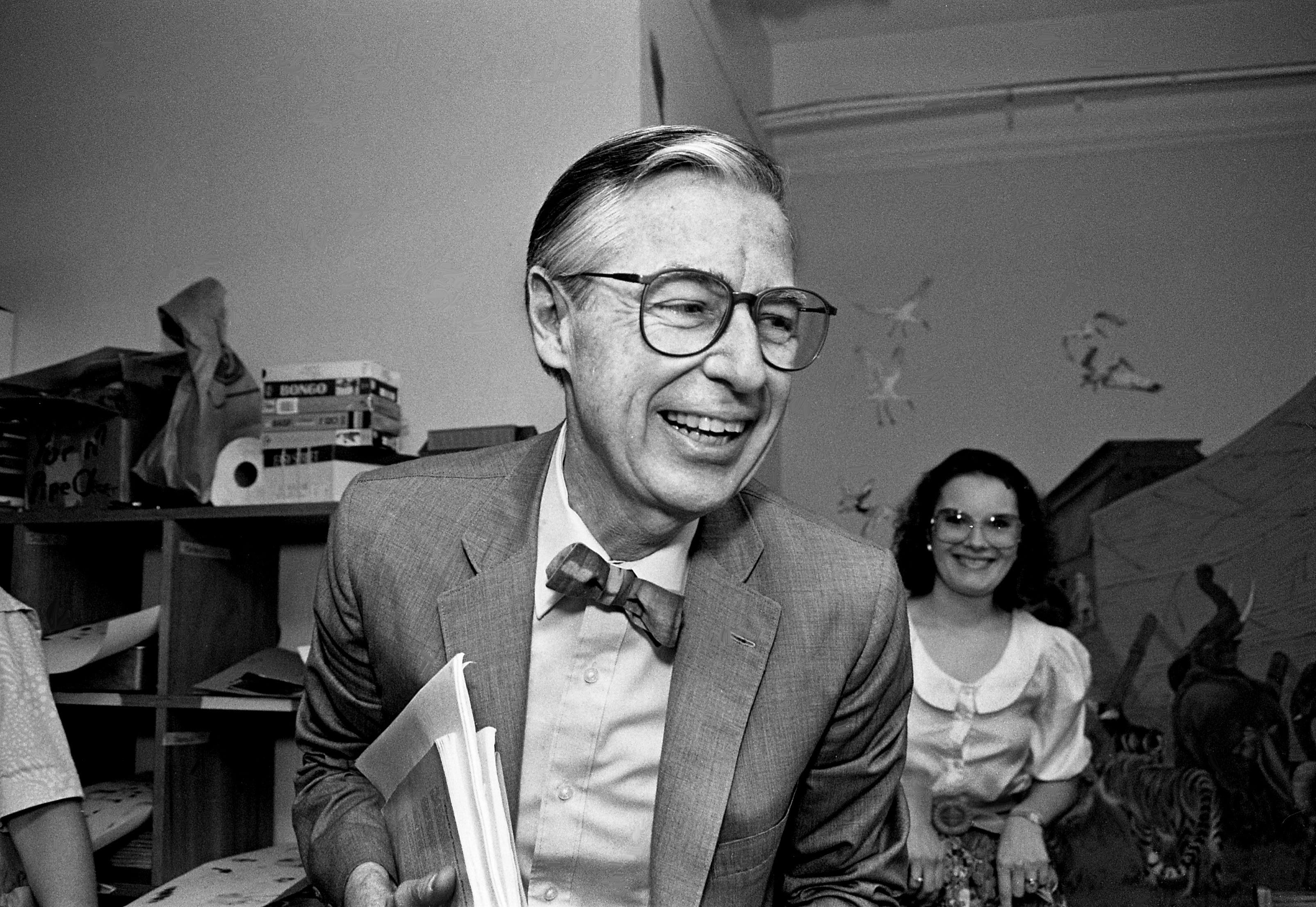 'Won’t you be my neighbor?' New Yorkers, USPS reissues beloved Mister ...