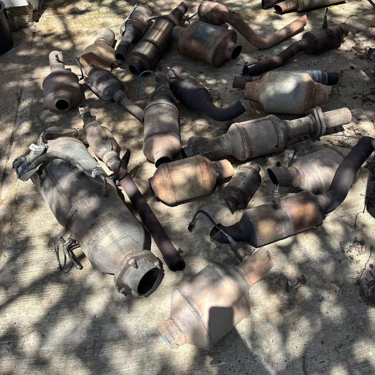 Juveniles detained in north Laredo catalytic converter theft investigation