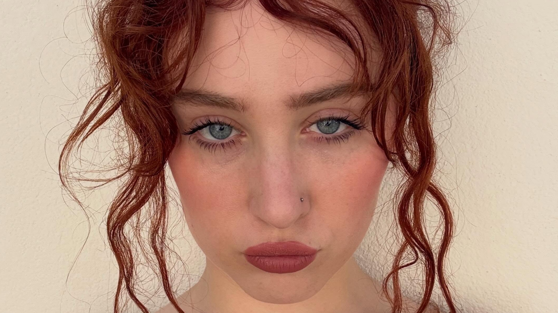 'She's mesmerizing': Chappell Roan captivates with a new selfie