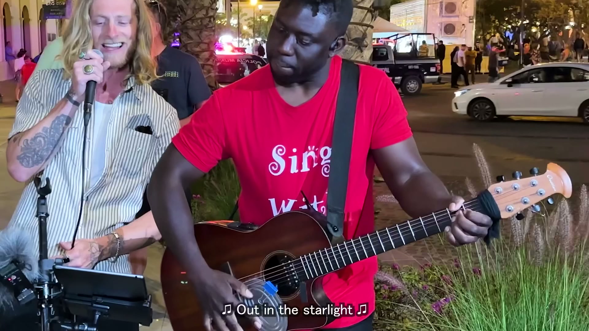 I ask random people to sing in Cabo 🎤