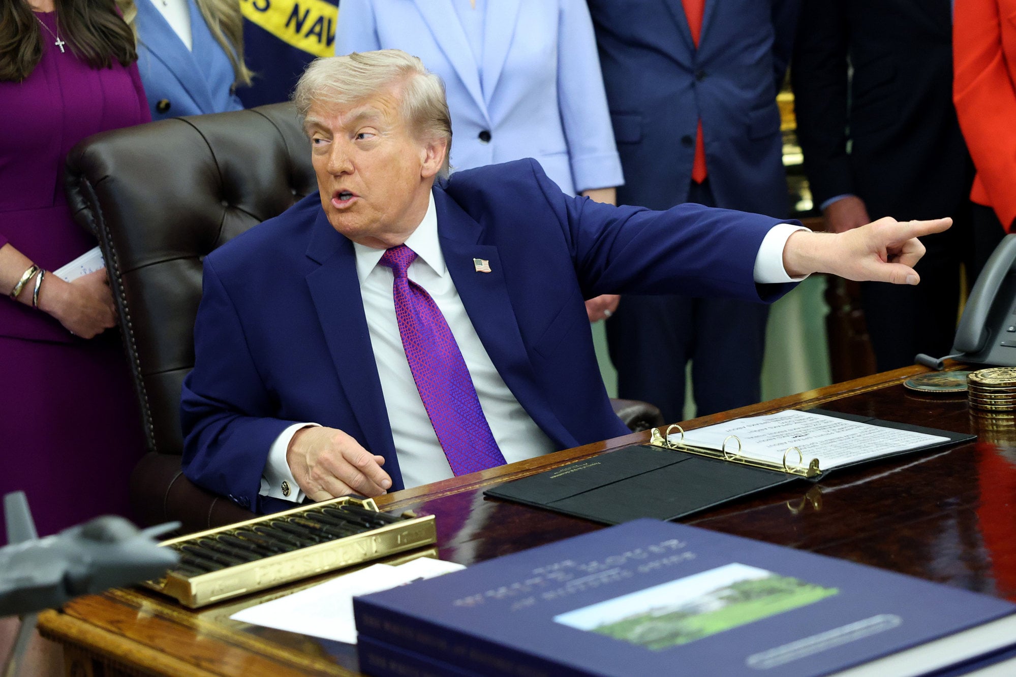 Trump moves to punish US government workers who leak information to ...