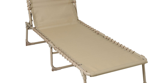 Aldi’s folding lounge chair is perfect for lazy summer afternoons
