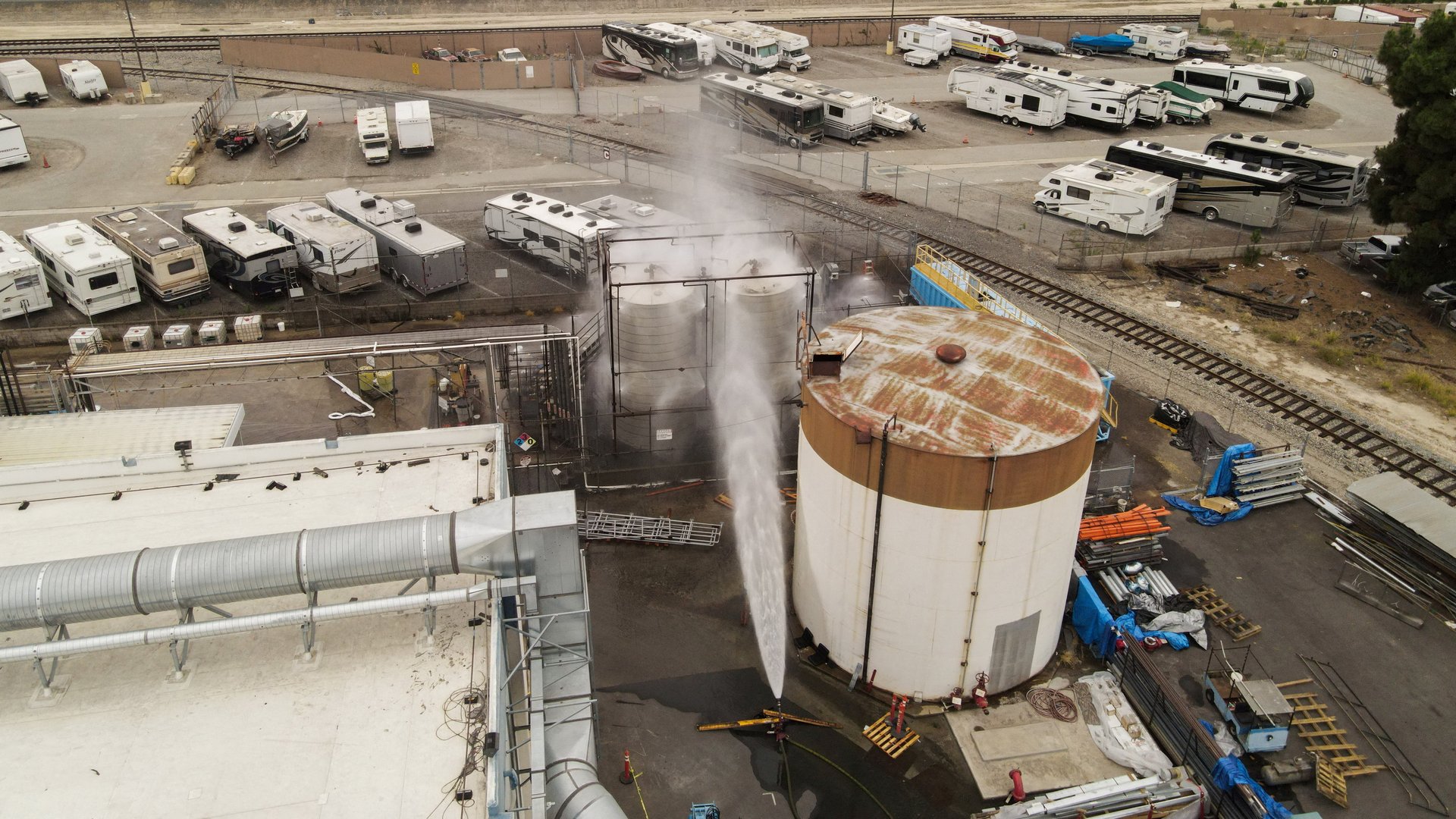 'Catastrophic' explosion averted, but thousands in California remain ...