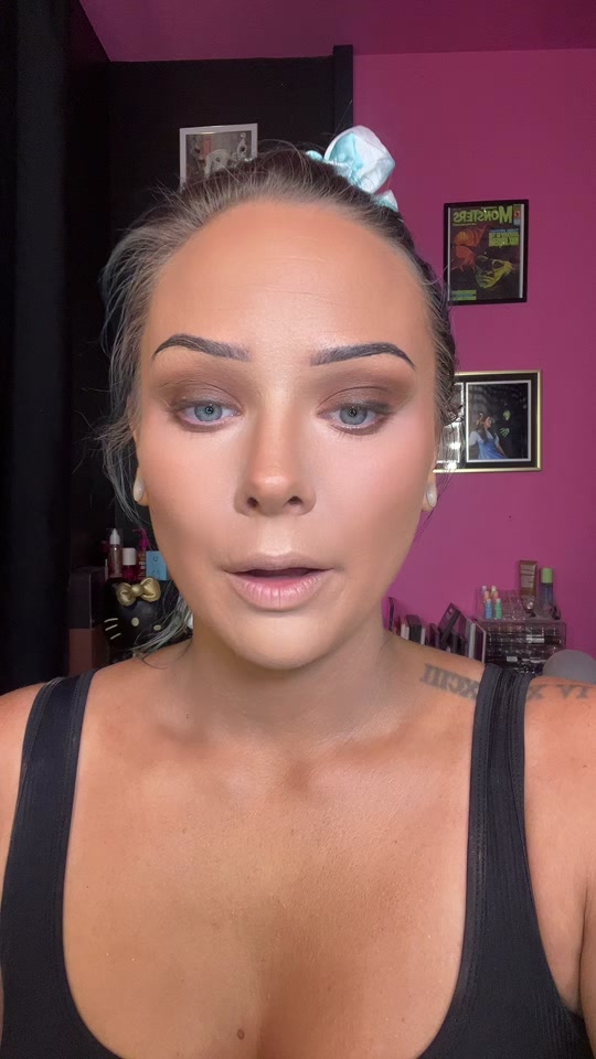 The one eyeshadow step small eyes should never skip