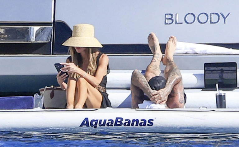 Bikini-clad Victoria Beckham and shirtless David celebrate holiday on ...