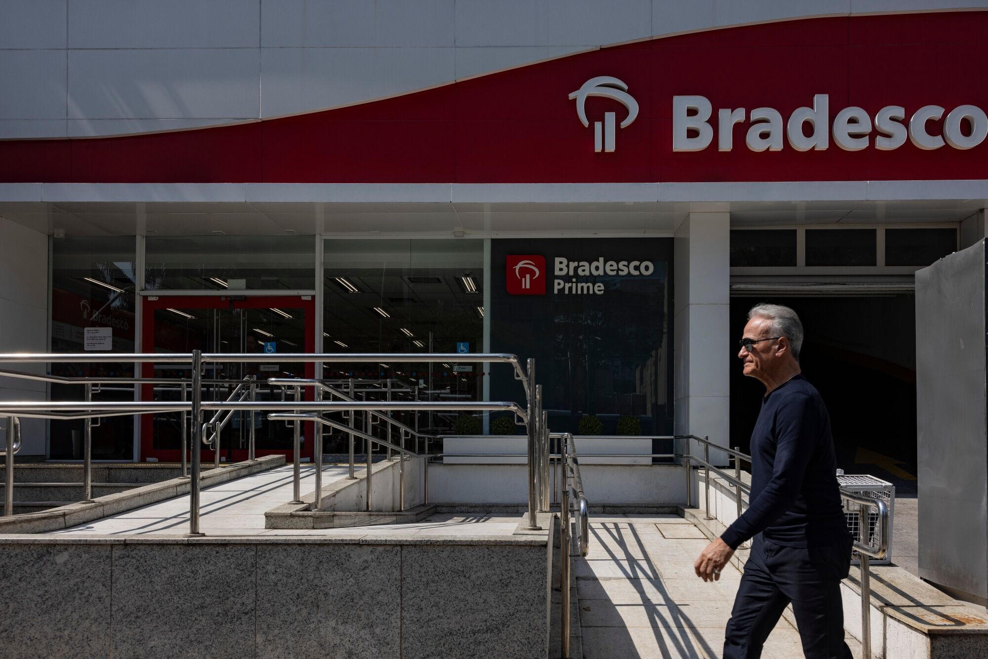 Bradesco Asset monta apostas em Brasil após caso Flávio-Vorcaro