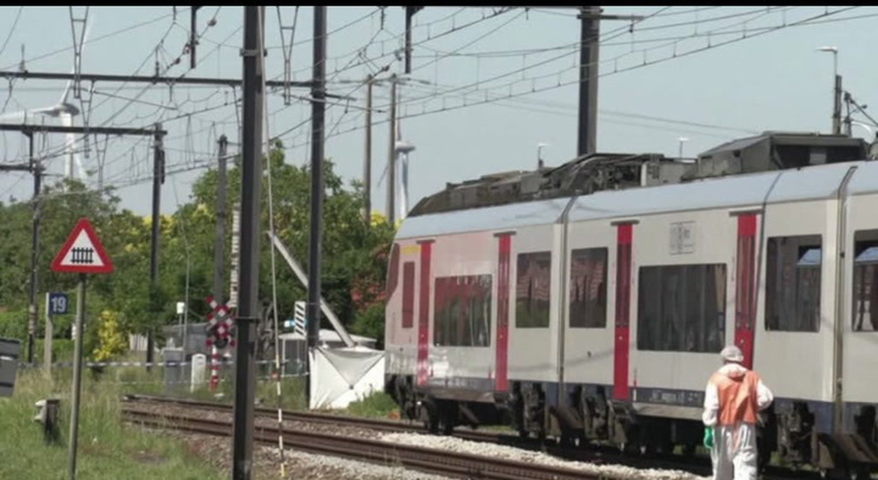 In Belgio scuolabus travolto da treno: 4 morti, fra loro 2 bambini