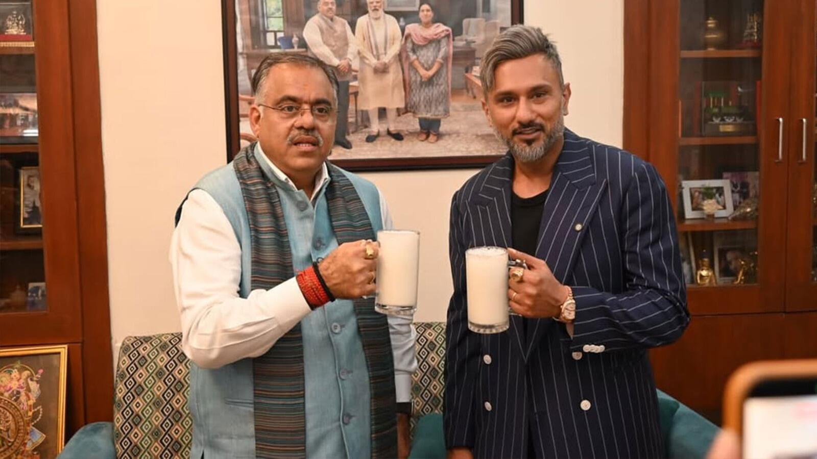Honey Singh joins BJP Punjab campaign against drugs, meets Tarun Chugh