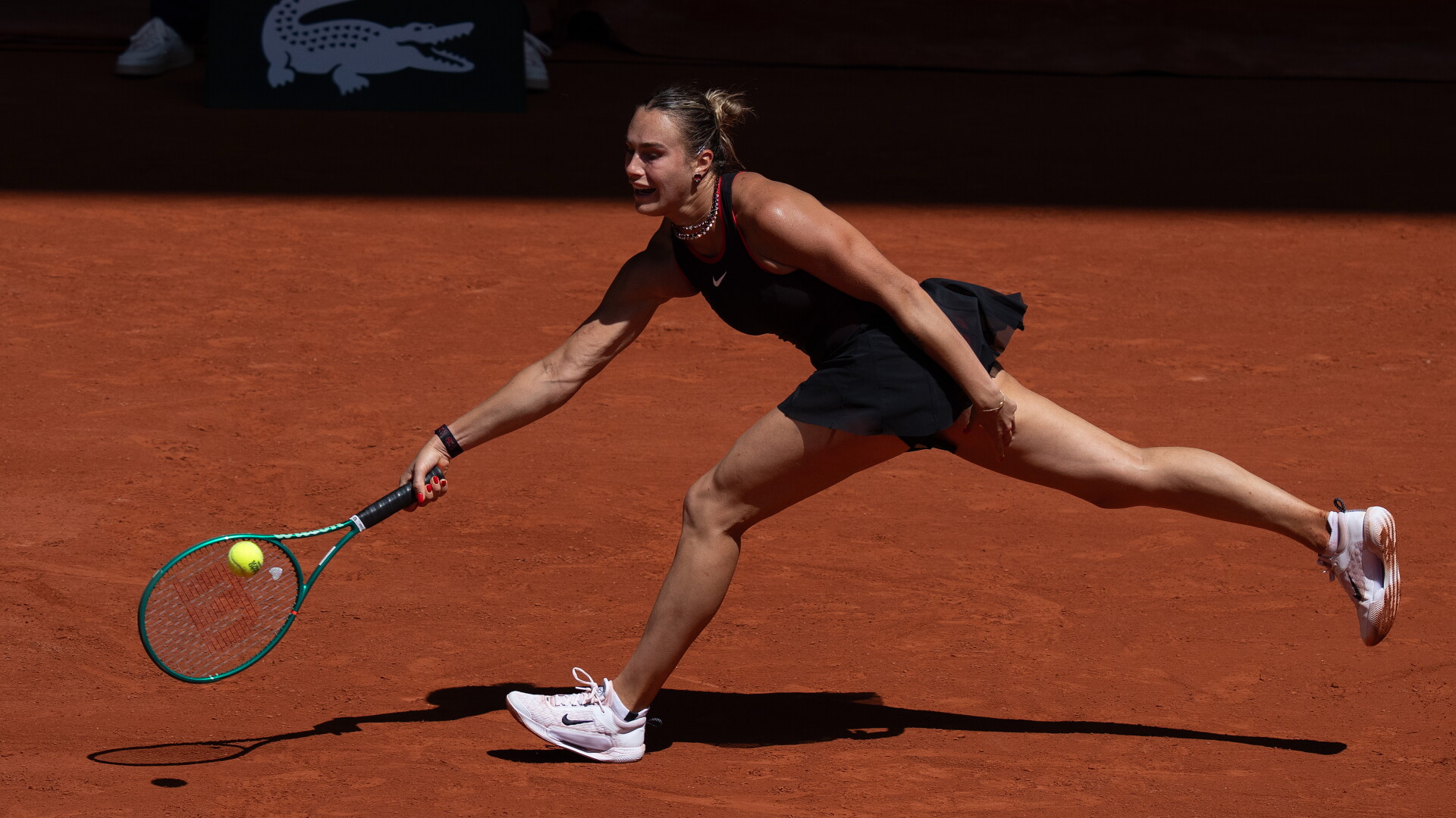 Sabalenka’s necklaces sparkle as top-ranked star wins at sunny French ...