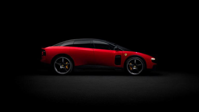 Ferrari verliest op beurs na onthulling elektrisch model