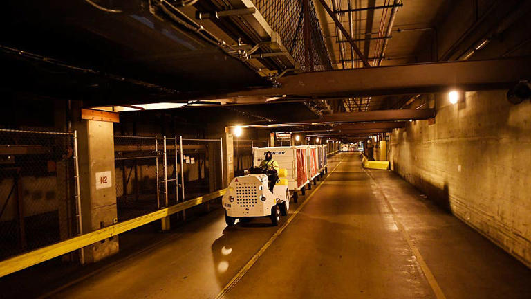 Denver International Airport will (finally) add pedestrian walkways ...