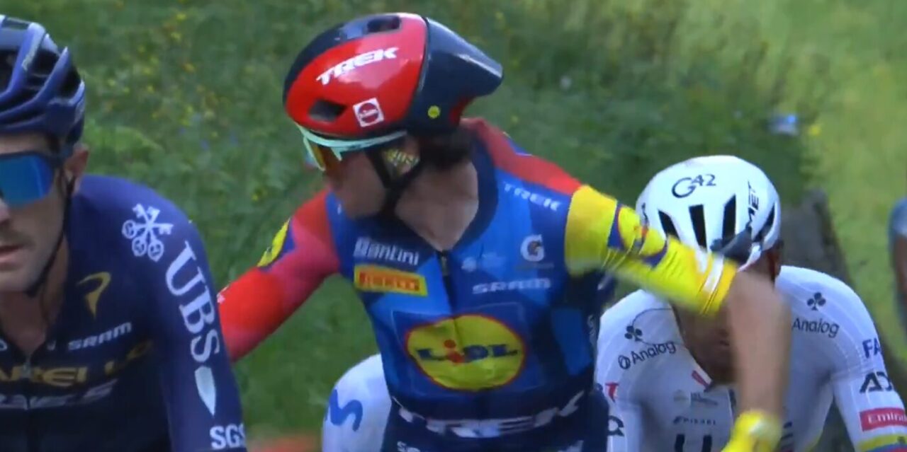 Giro 2026: Gefrustreerde Giulio Ciccone gooit bidon terug naar eigen ...