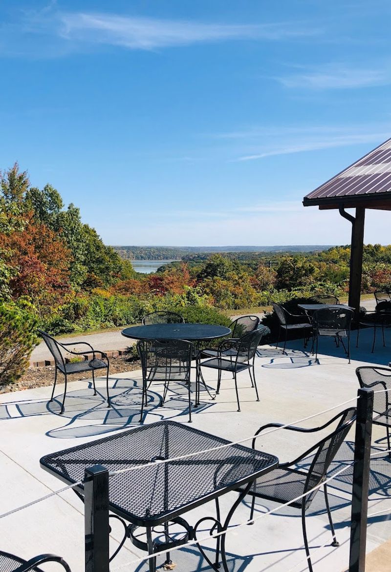 10 hidden Indiana restaurants with picture-perfect views for a sunny ...
