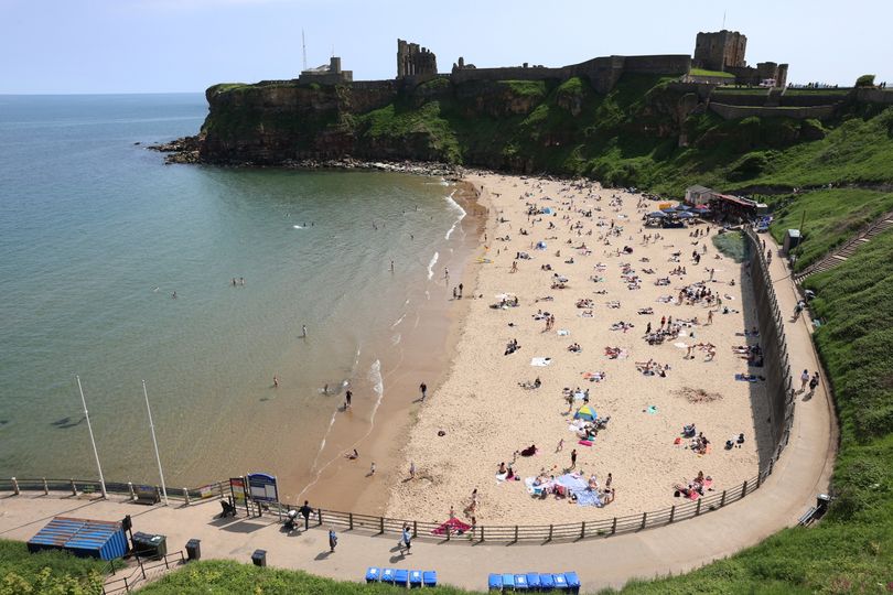 28 photos of crowds soaking up sun as North East coast looks like ...