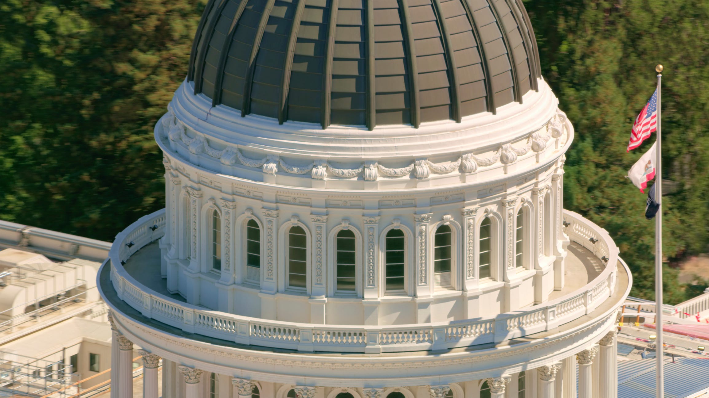 California gubernatorial polls show tight race before June primary