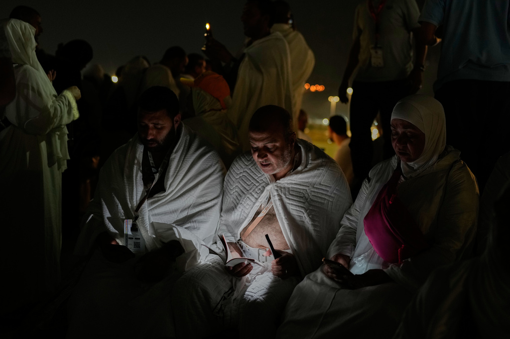 Arabia Saudí: musulmanes se congregan en el monte Arafat durante la ...
