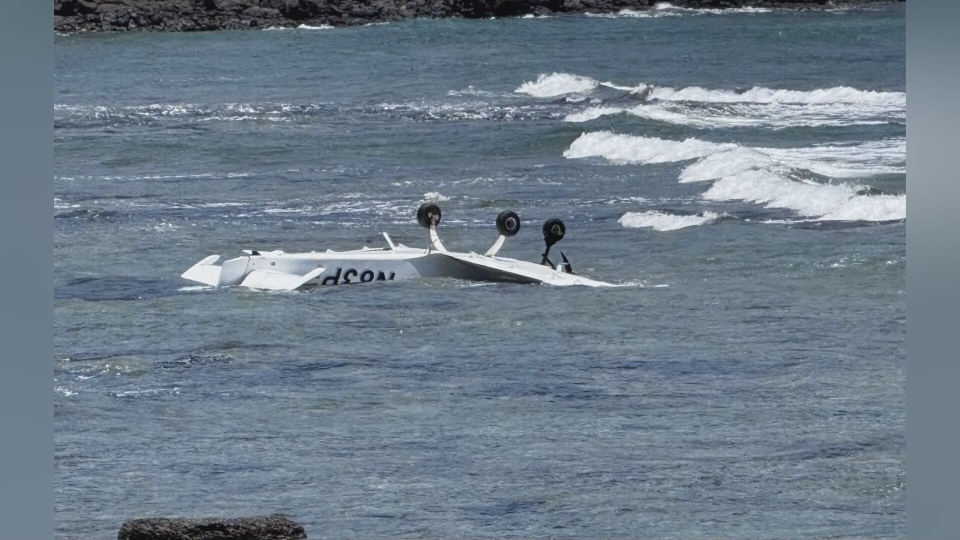 Authorities investigate plane crash off Molokai involving Oahu flight ...