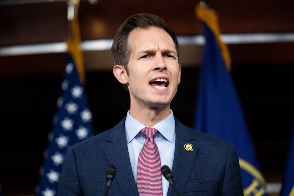 Mass. Dem rep ripped by left for daring to call pol Graham Platner’s ...