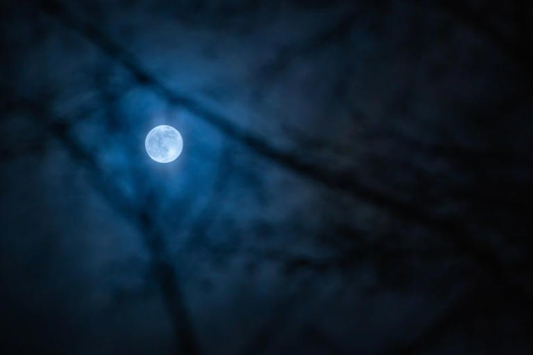 How to see a rare 'blue moon' glow in UK skies this week