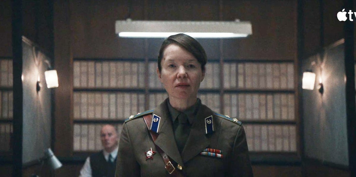 Anna Maxwell Martin's '70s-set drama branded "enthralling" and ...