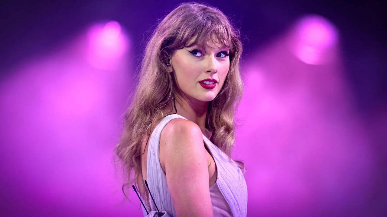 Taylor Swift snubbed at AMAs 2026? Swifties shocked after singer loses ...