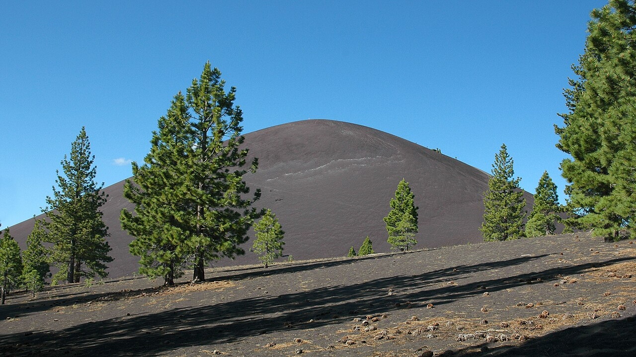 This northeastern California park has boiling mud, alpine lakes, and ...