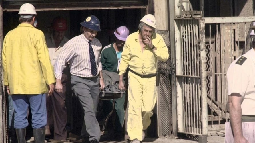 The elevator was packed with 104 miners - then a train crashed through ...