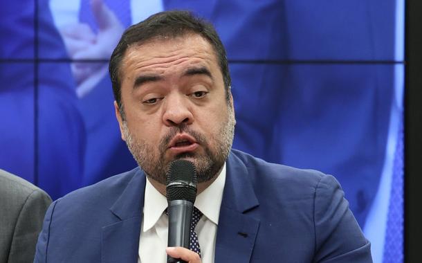 Após ser alvo da PF e desistir da disputa ao Senado, Cláudio Castro ...