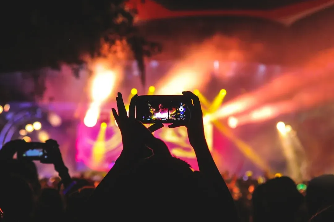 10 concert behaviors polite fans would never be caught doing