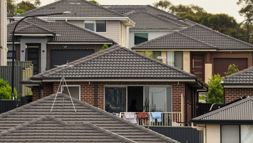Australia’s job mobility hits record low as UK ramps up youth jobs push