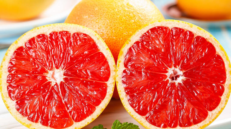 Tomar jugo de pomelo exprimido en ayunas: qué beneficio tiene y por qué ...
