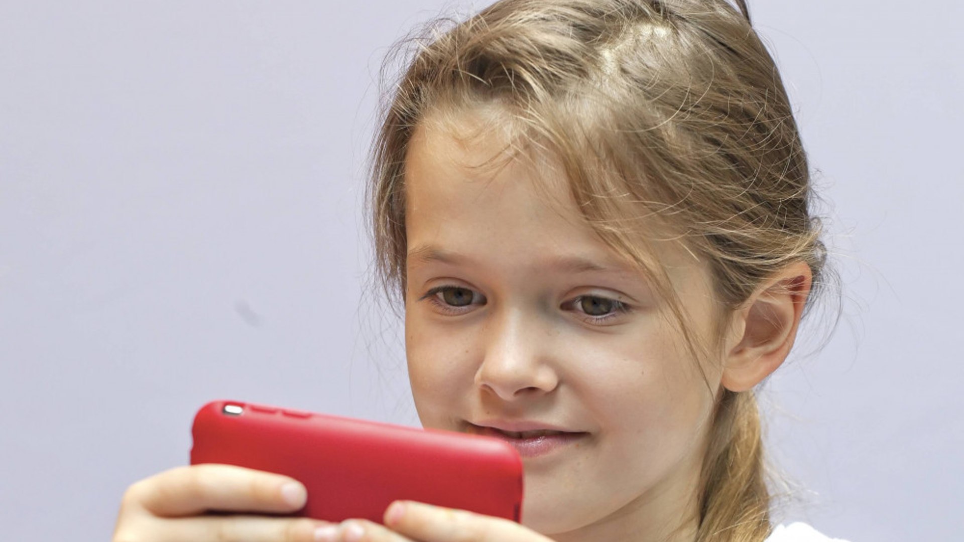 Senior UK doctors warn about screen time harming children