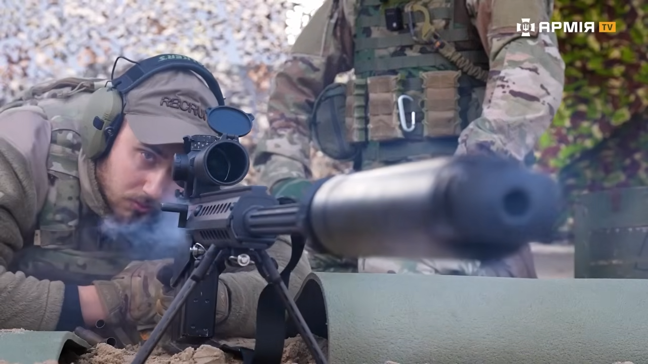 This American .50 cal monster is hunting Russian BMPs in Ukraine