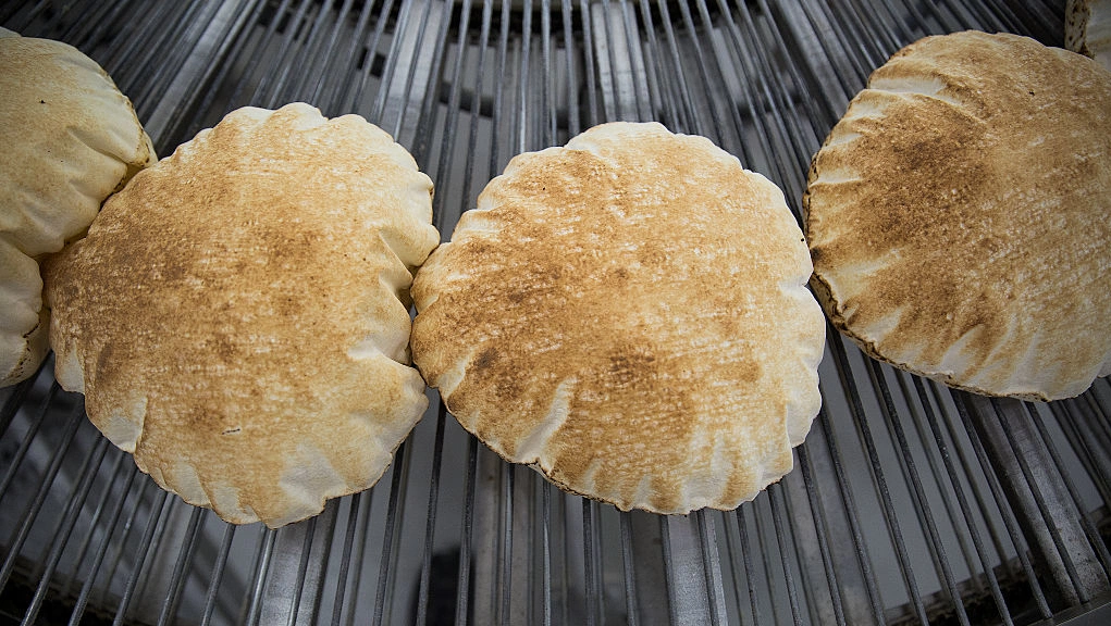 Costco bakery’s pita bread wins praise amid mixed food reviews
