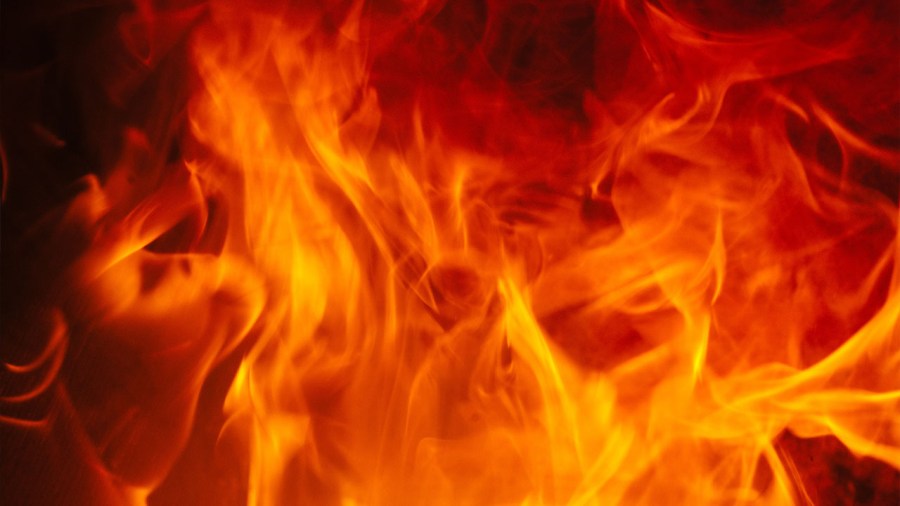 Crews contain building fire at Darlington County abandoned plant