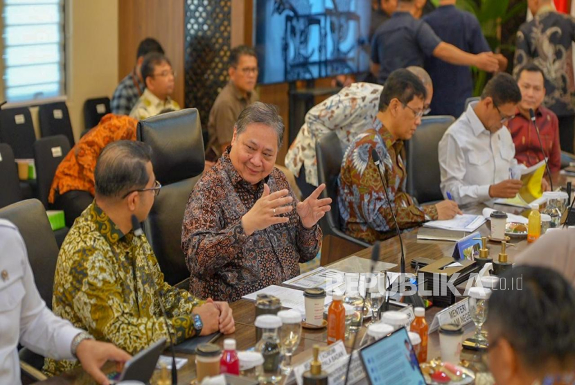 Menteri Ekraf: Pemerintah sepakati turunkan PPh royalti penulis dari 15 ...