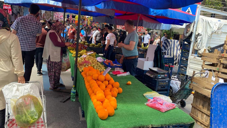 Tarihi Salı Pazarı’nda bayram bereketi