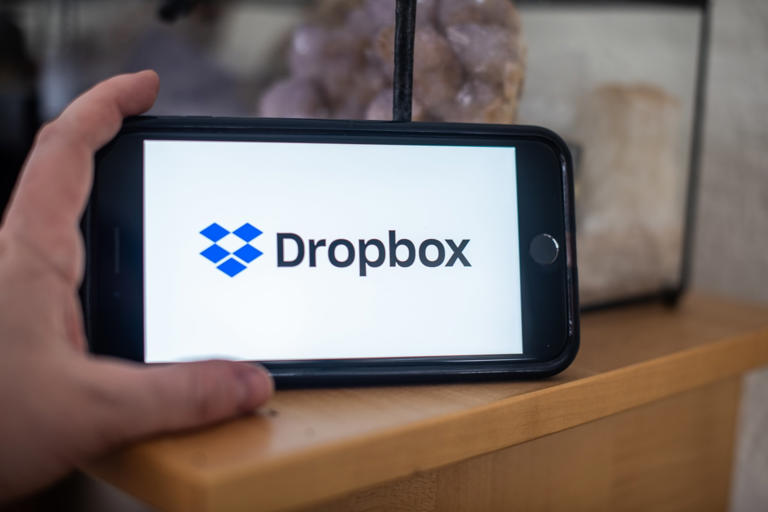 Dropbox co-founder Houston to step down as CEO after 19 years