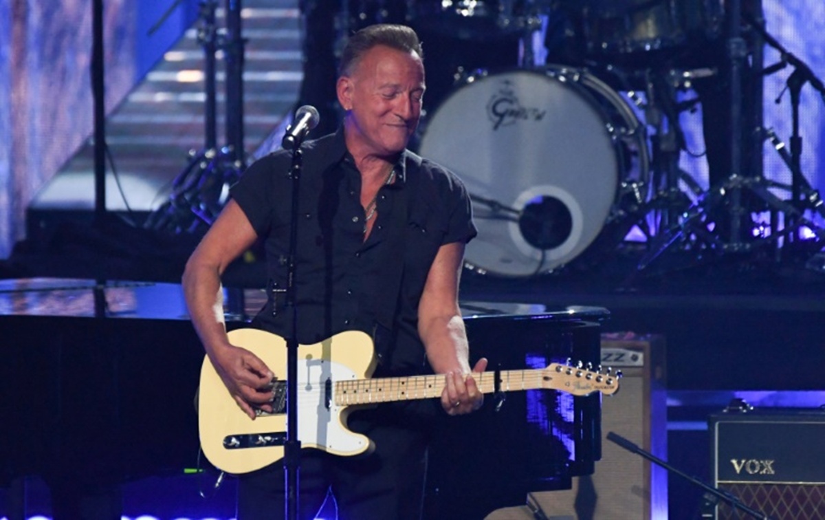 Springsteen's Boston concert turns into anti-Trump rally cry as he ...