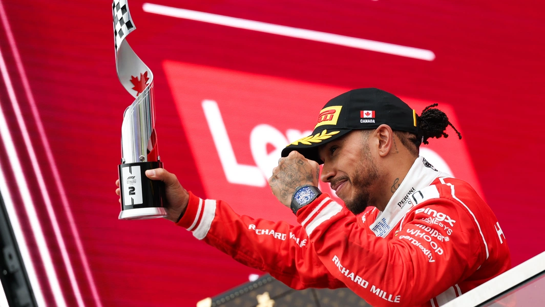Hamilton’s old-school prep and inspired drive lift Ferrari