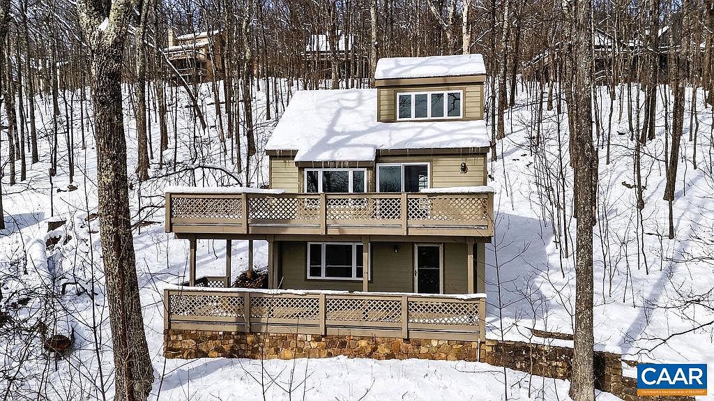 Stylish 1981 chalet in Wintergreen Resort, Virginia, with mountain ...