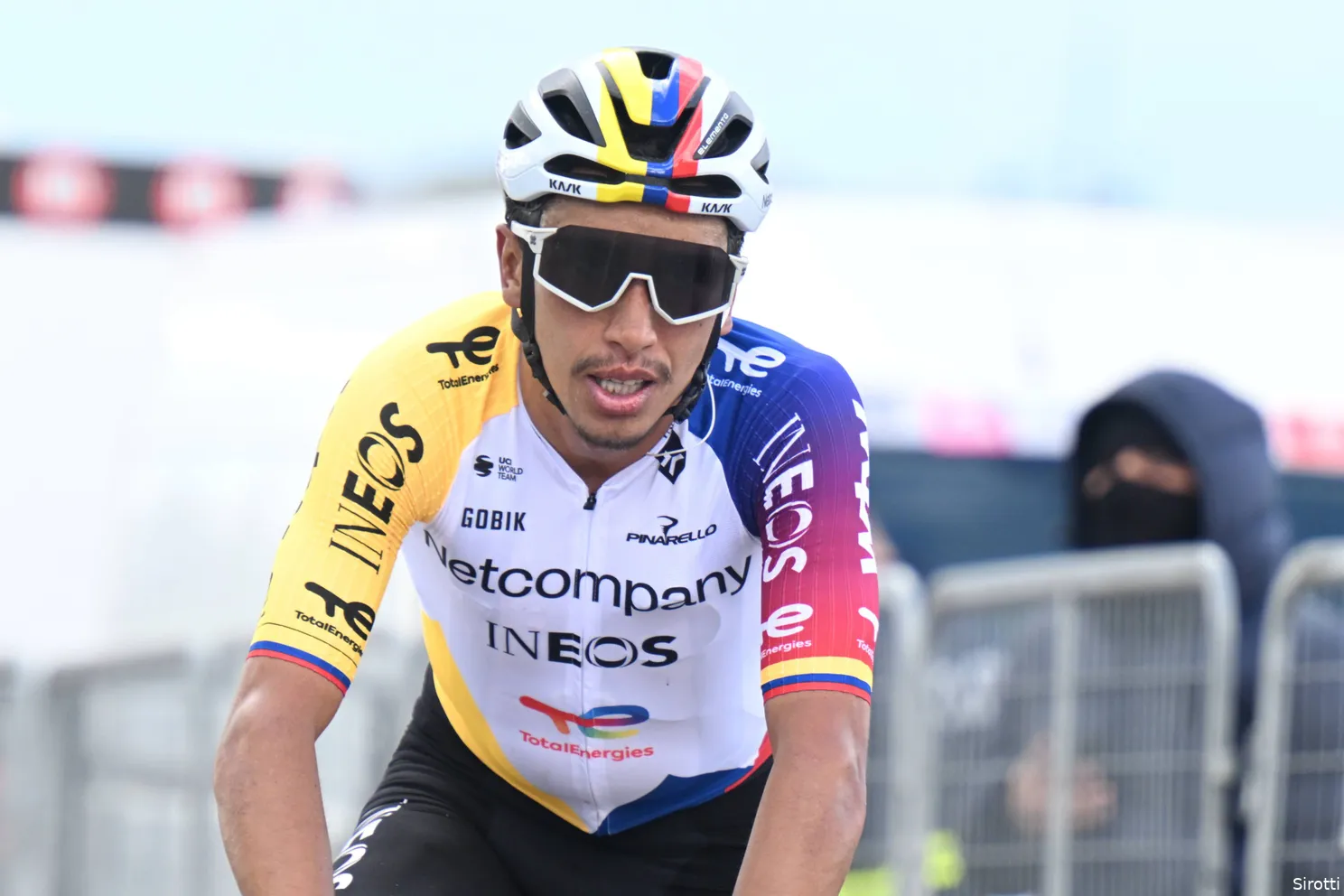 Former Tour de France winner Egan Bernal gifts Thymen Arensman podium ...