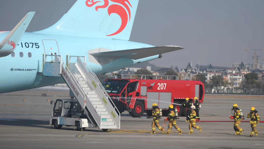 EasyJet diversion over power bank prompts safety calls