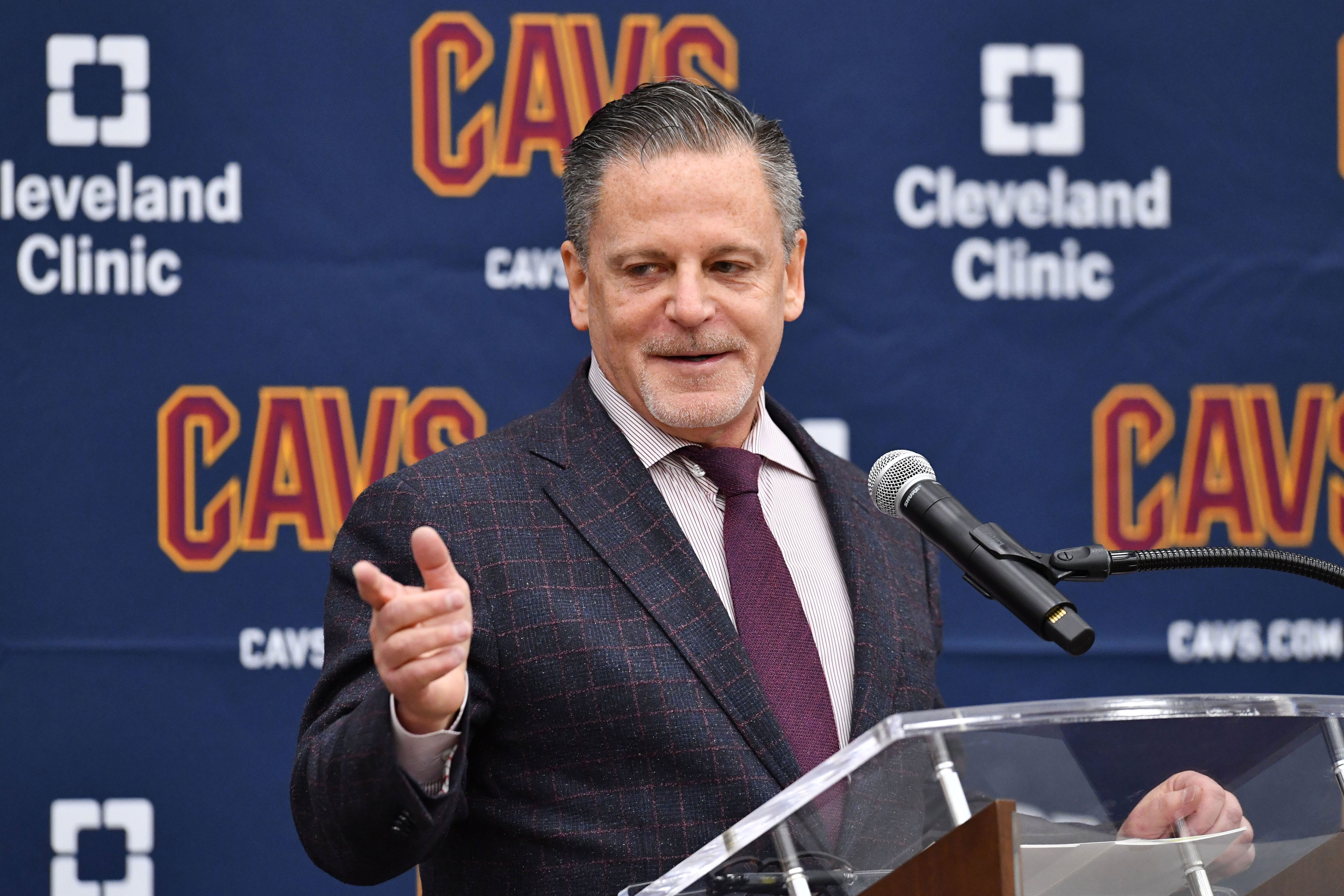 Cavaliers owner Dan Gilbert sends strong message after playoff elimination